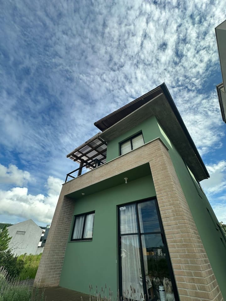 Linda Casa Nova Com 3 Quartos. 2,5 Km Da Praia - Garopaba