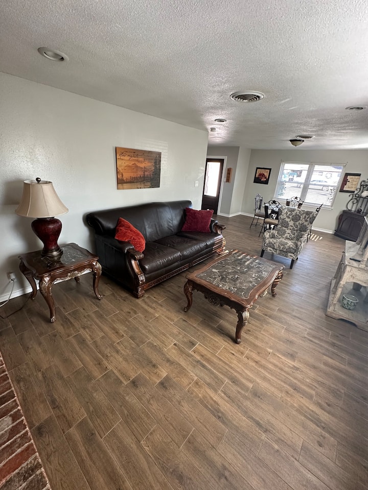 Cozy Casita - Midland, TX