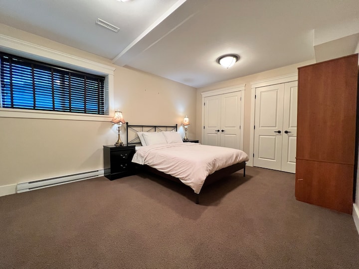 Natural Viewing Garden 2 Bedrooms - Port Moody