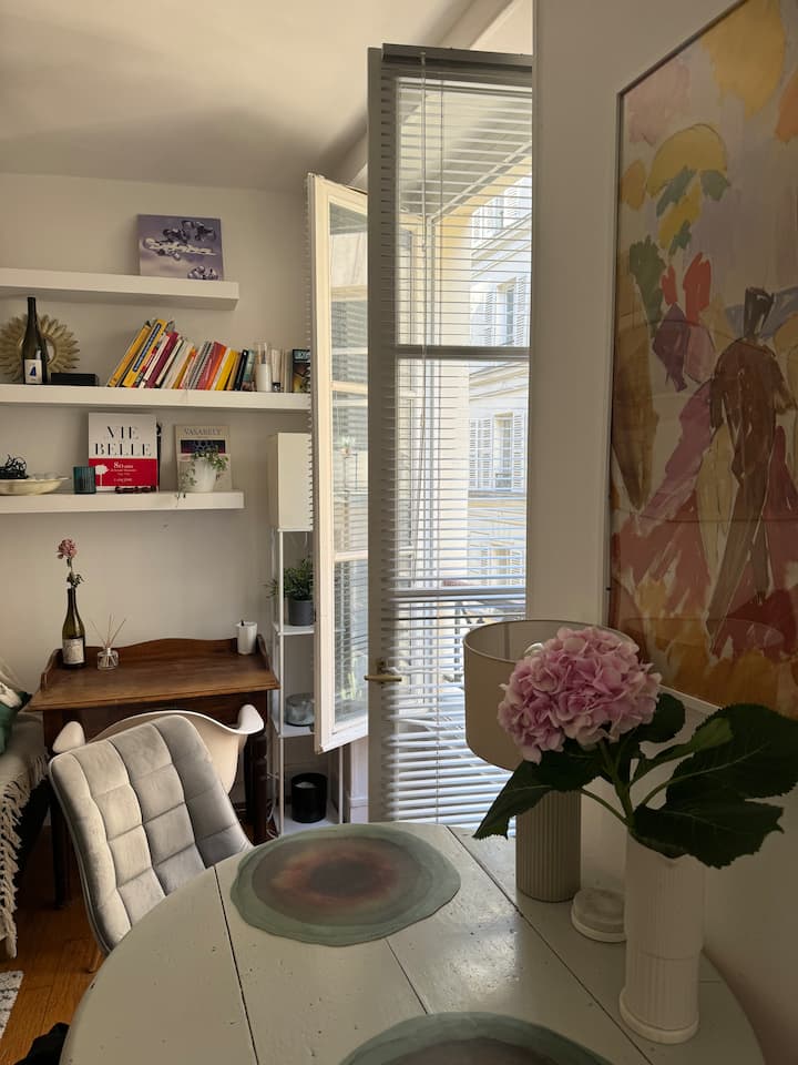 Super Central And Cozy Flat In The Marais Pompidou - Párizs