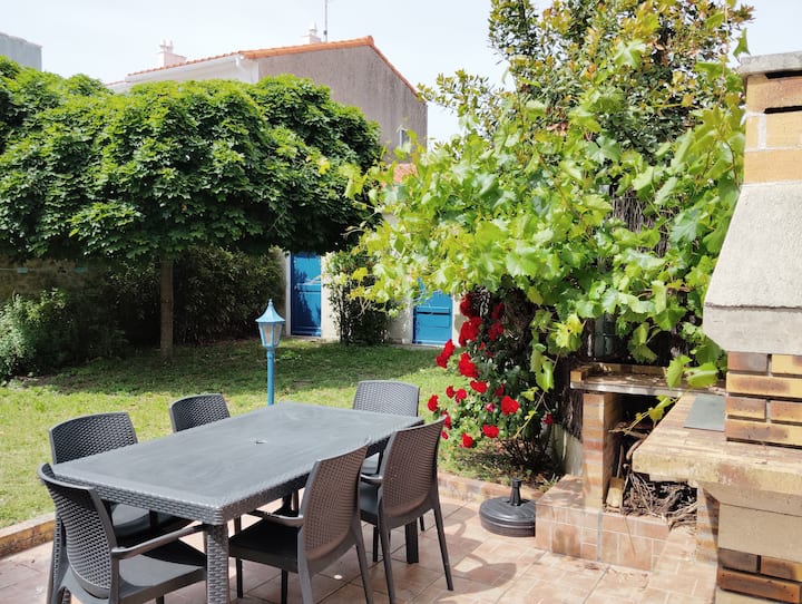 Maison De Ville/ Jardin + Stationnement Privé - Saint-Gilles-Croix-de-Vie