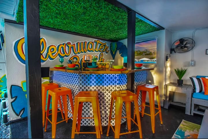 Funky Modern Clearwater Oasis W Heated Pool & Bar! - Clearwater, FL