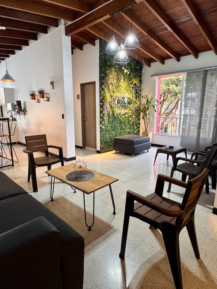 Space, Comfort And Location In The Perfect Home. - Medellín