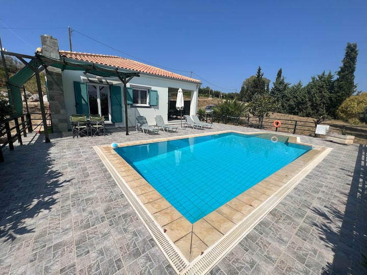 Villa Varkoula 2 Bed With Pool - 케팔로니아섬