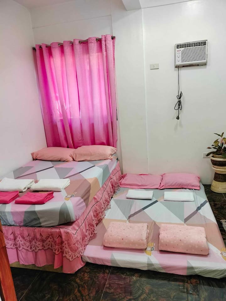 Transient Room
Small But Clean Room With Own Cr
W - Tanay