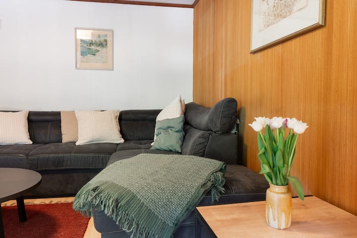 Staubbach View - Traditional Chalet Apartment - Lauterbrunnen