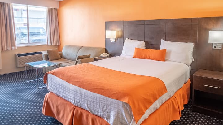 Elegant Hotel In Dt North Bay - North Bay