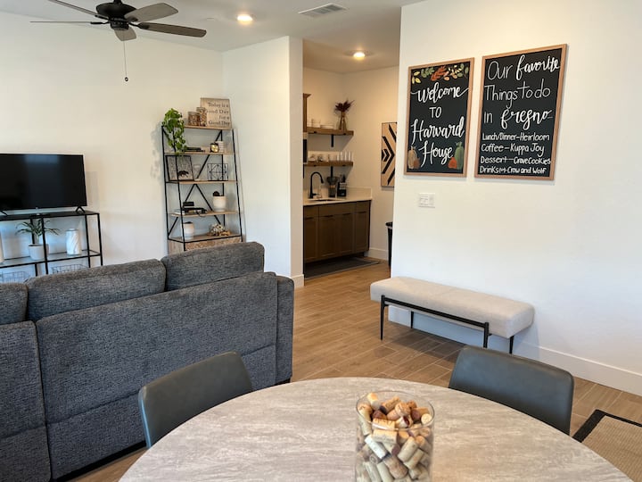 The Harvard House | Cozy Luxury Style Guesthouse - Fresno, CA