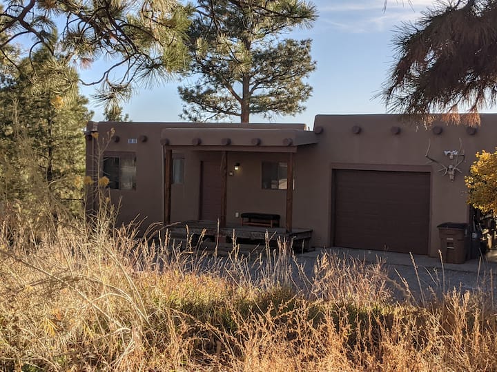 La Casa Villa
 - Quiet, Cozy, And Lovely - Los Alamos, NM