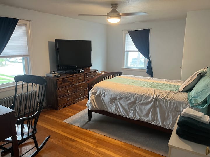 Convenient & Comfy Cranston - Rhode Island