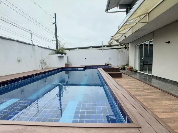 Sobrado Próximo Próximo à Praia 4 Dormitórios - Santos