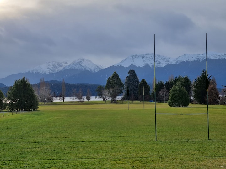 Lake Te Anau Views - Black Cone Crib - 蒂阿瑙