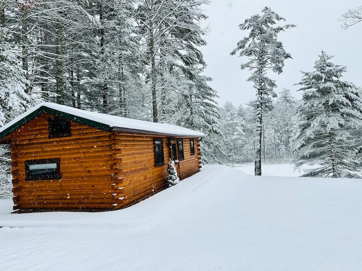 Gone Fishin' Cabin
At Lake Lecei - Highland Lake, NY