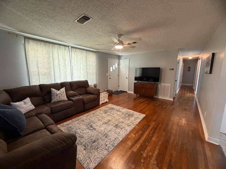 Spacious Peaceful Southern Retreat - Philadelphia, MS