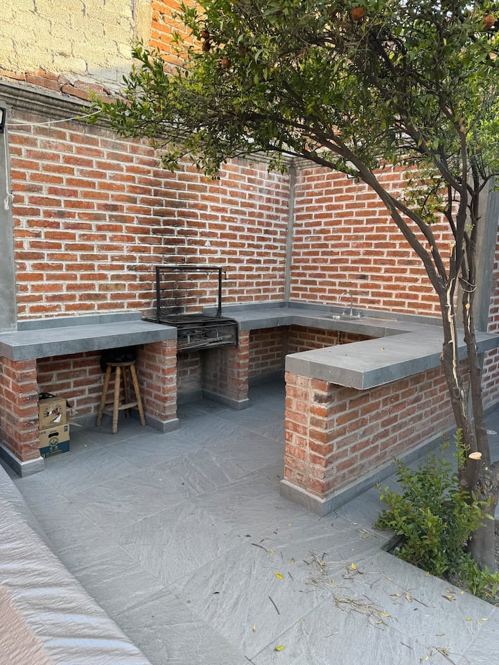 Casa Amplia En Jardines De Jerez - León