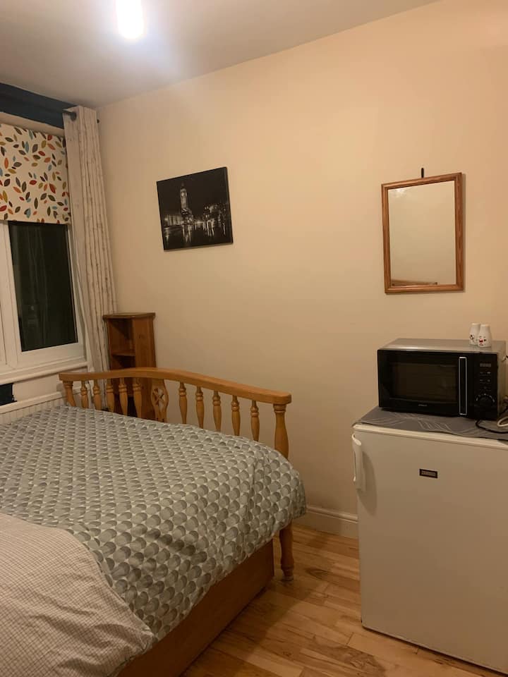 Beautiful Double-bedroom House - High Wycombe