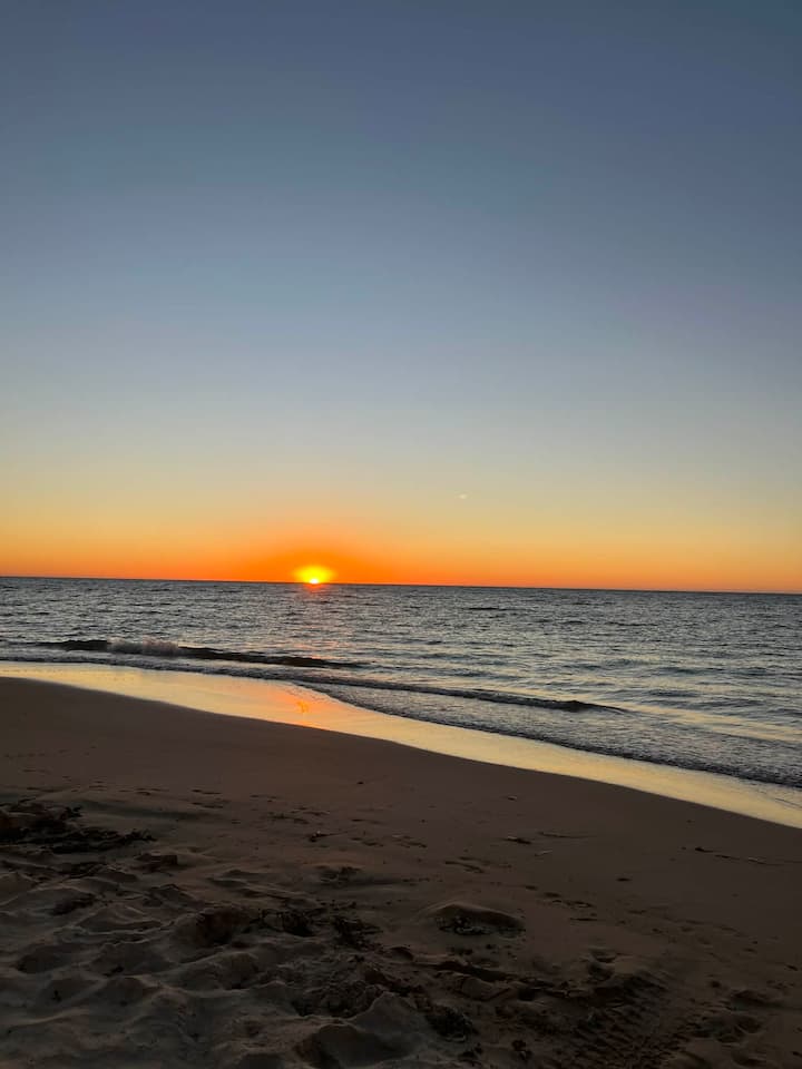 Coastal Cottage 5 Minutes' Walk To The Beach - Bunbury