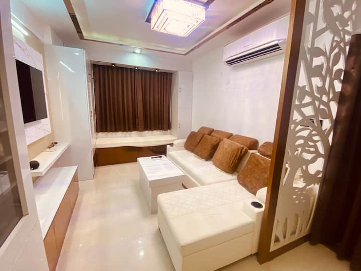 Luxury 1 Bhk Apt, Near Lulu Mall, Sati-sheel-cove - Lucknow