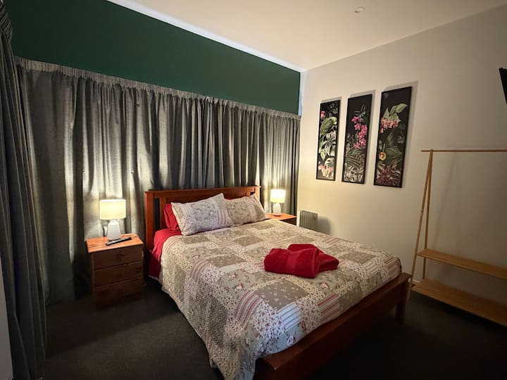 Kimberley Holme Lodge - Darfield