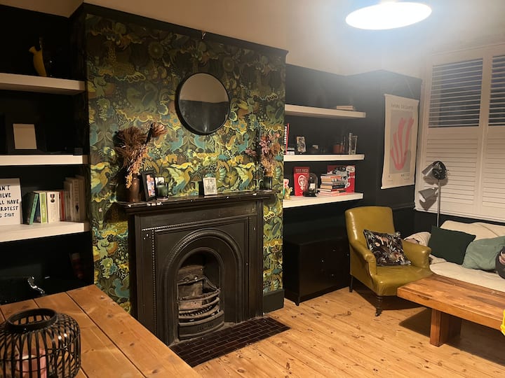Sophie’s House - Close To The Stadium - Enfield