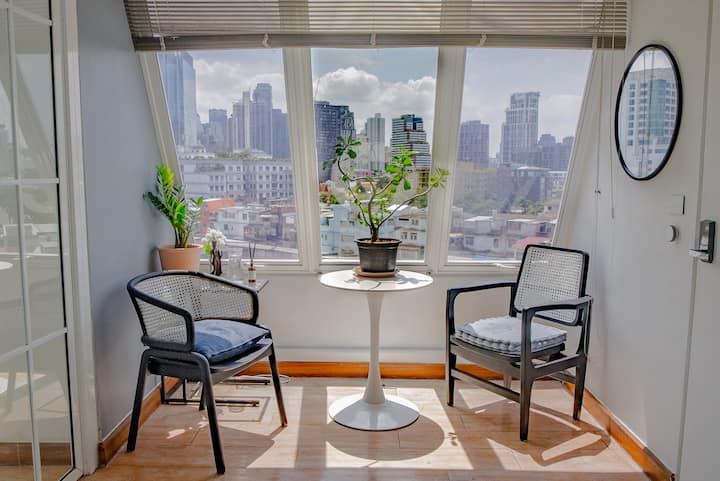 Top Floor Corner +Fast Wifi Workspace + 5 Min Bts - Thailand