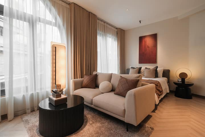 Large Window | Train Street | Lift | Food Street - Vietnam