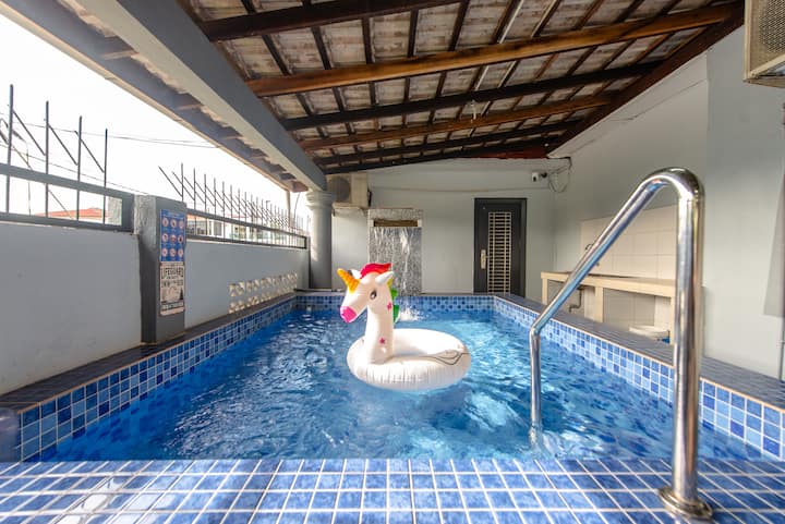 Pd Pool Homestay 5r3br 16pax - Port Dickson