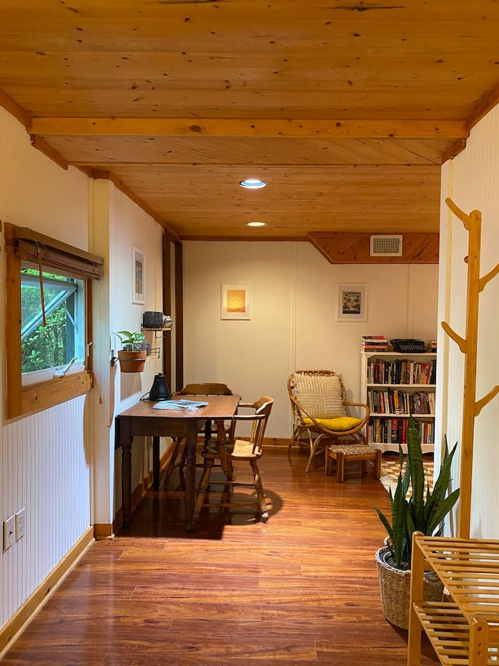 The Book Nook In South Asheville - Asheville, NC