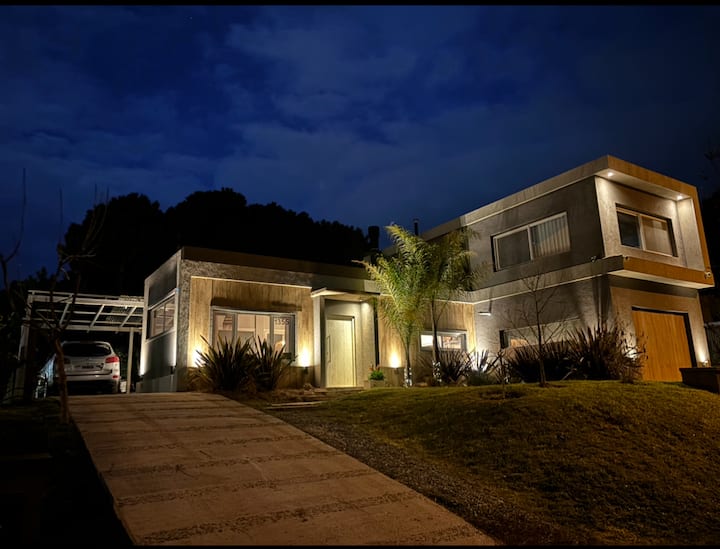 Casa Familiar En El Bosque Con Piscina - Pinamar