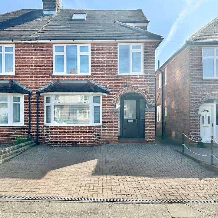 City Centre, En-suite, Parking, 3 Doubles 1 Single - Colchester