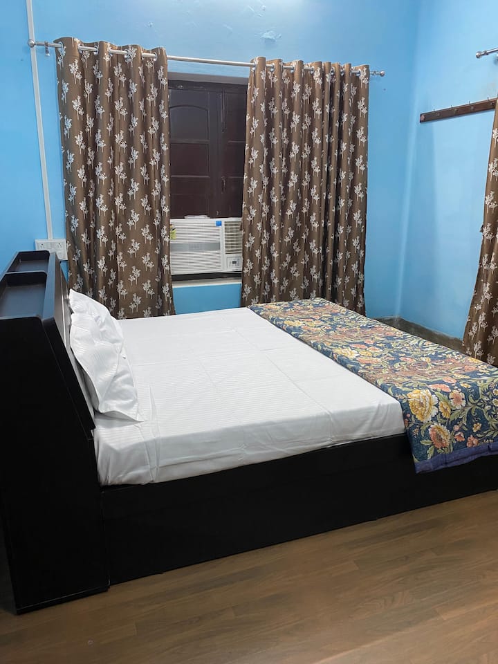 The Lotus Feet Near Assi Ghat - Varanasi