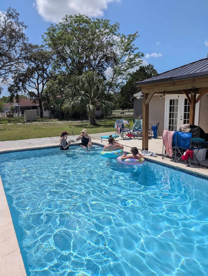 Cozy Getaway West Coast Florida For Entire Family - Weeki Wachee, FL