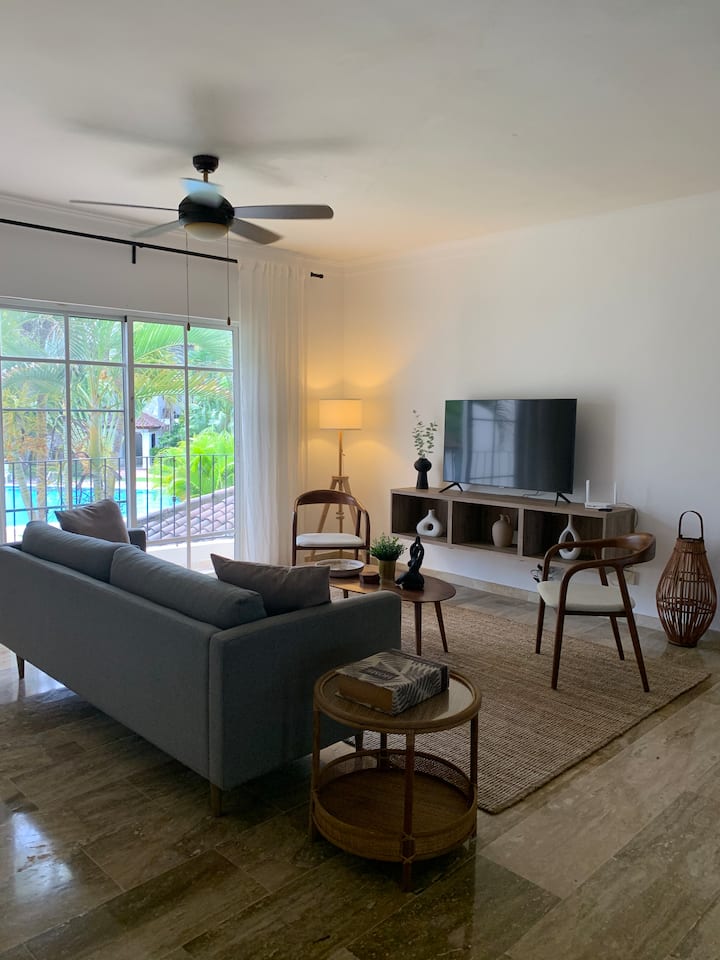 Stylish Retreat 2br Condo/beach Access/pool/garden - Punta Cana