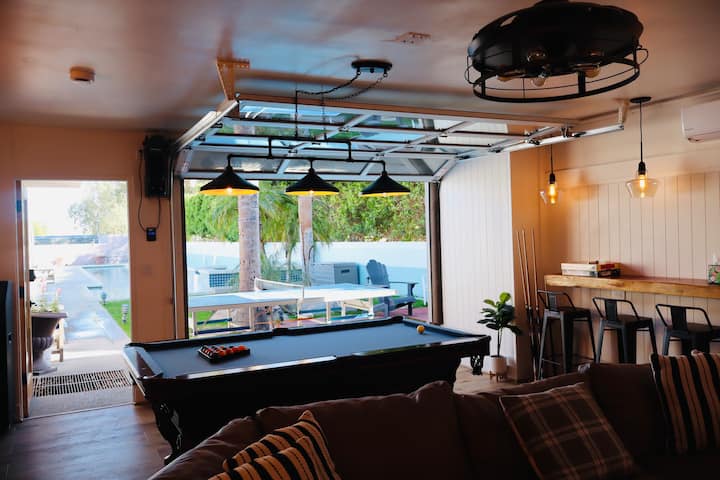 Desert Luxe: 7br, Pickleball, Game Rm & Tiki Bar - Palm Springs, CA