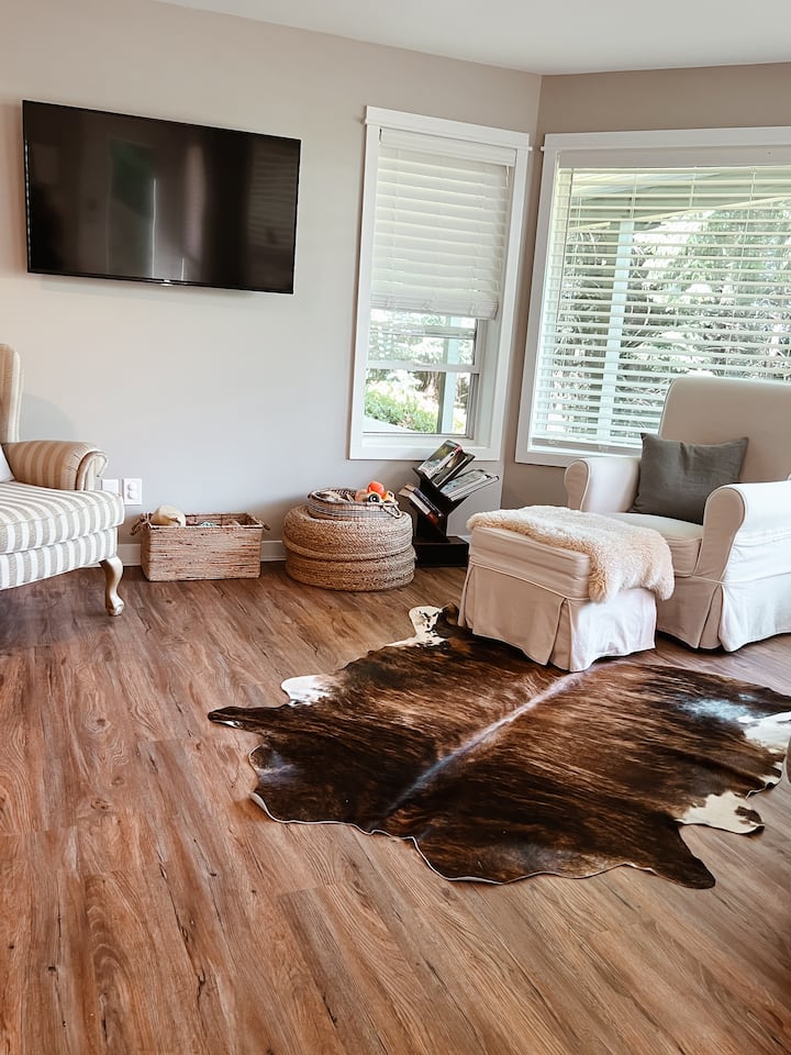 Modern, Cozy Suite In Quiet Area Close To Town - Salt Spring Island