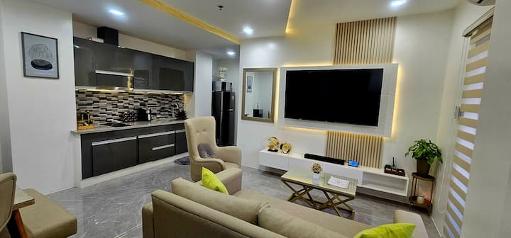 Stylish 1-bedroom Luxury Comfort Suite 201 - Angeles