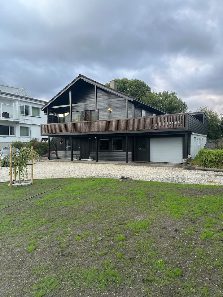 Newly Renovated Centrum House With Large Balcony - Viken