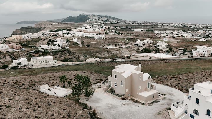Villa Anna - Four Bedroom Mansion - Santorini