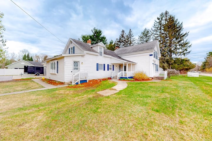 Charming 2br Duplex With A Full Kitchen - Colchester, VT