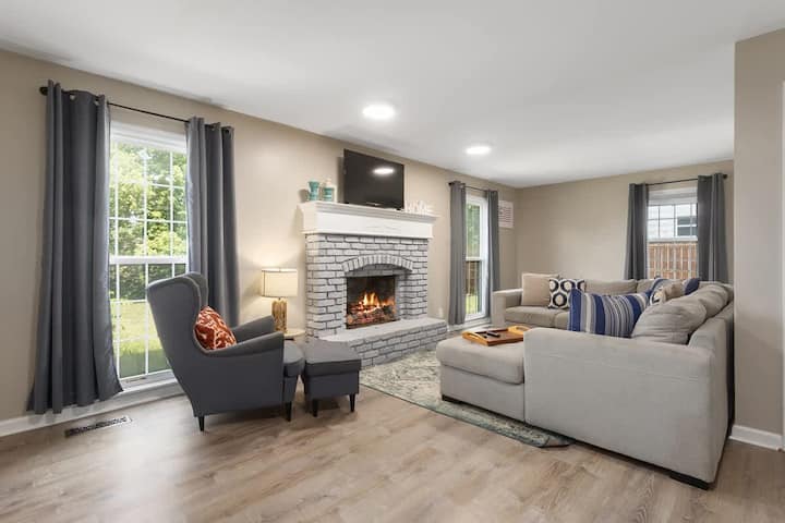 5br Home Sleeps12|firepit_arcade Games_fifa Ready! - Kansas City, MO