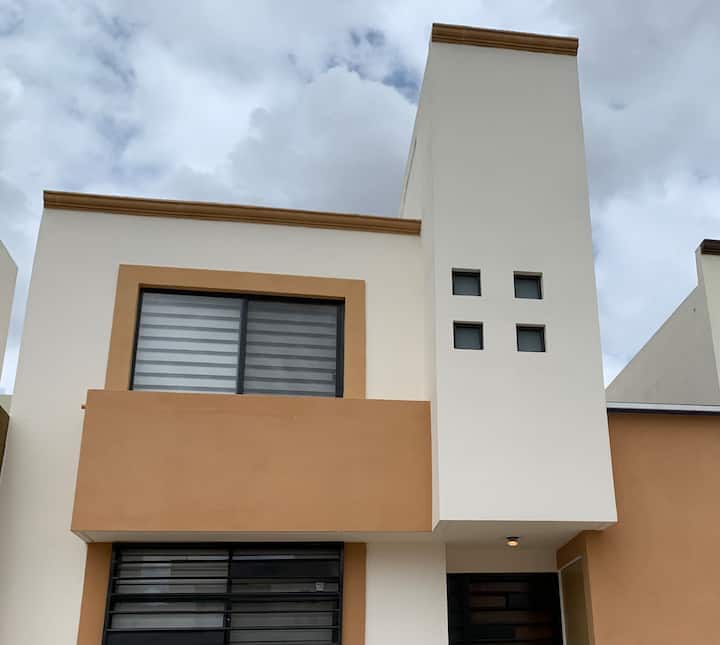 Casa De Leo | Facturación | Negocios | Familia - San Luis Potosí