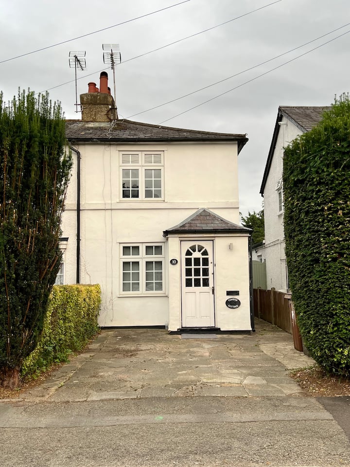 2 Single + 1 Double With Free Parking & Living Rm - Watford