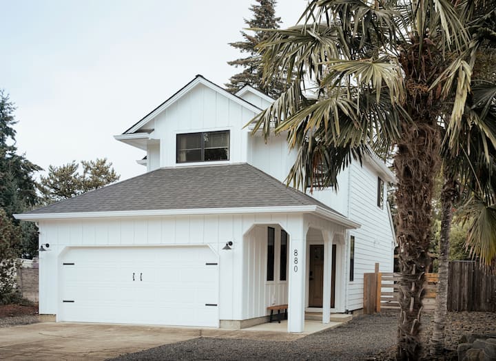 Walk To Wineries | Outdoor Gazebo & Firepit - Dundee
