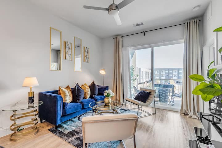 Self-check-in ~Pool~free Parking - Pflugerville