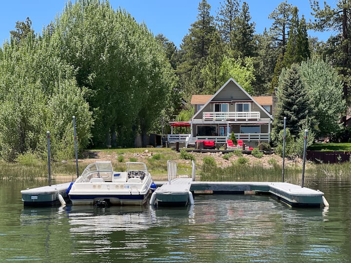 Lakefront Spa Pool Table King Beds Fireplace Dock - Big Bear Lake, CA