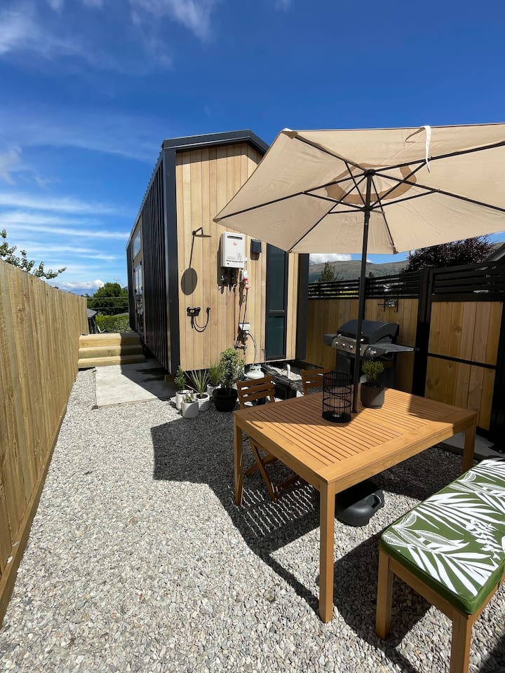 Tiny Home, Cosy Fireplace & Great Location! - Queenstown