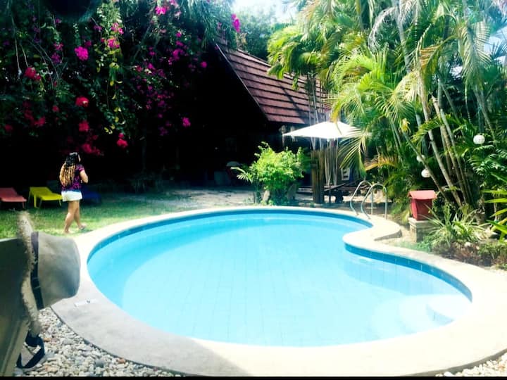 Charming Elegant Villa With Pool And Big Garden - Muntinlupa