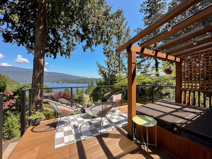 Modern Deep Cove View Suite With A Hot Tub - Mount Seymour