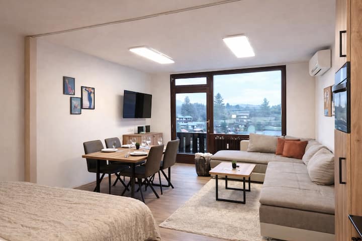 Mountain Lake Suite - Strobl