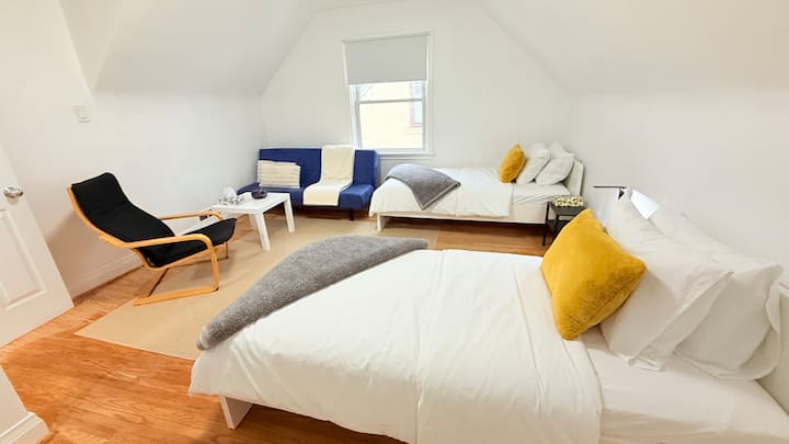 Place To Stay In A Home - Ontario